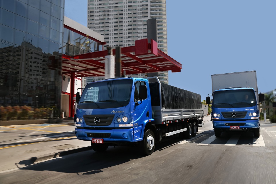 Mercedes comemora 80 mil unidades do Accelo vendidas no Brasil - Diário ...