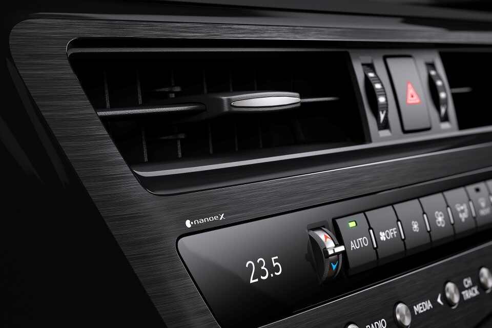 Lexus apresenta linha 2023 dos híbridos ES 300h e UX 250h - Diário do Poder