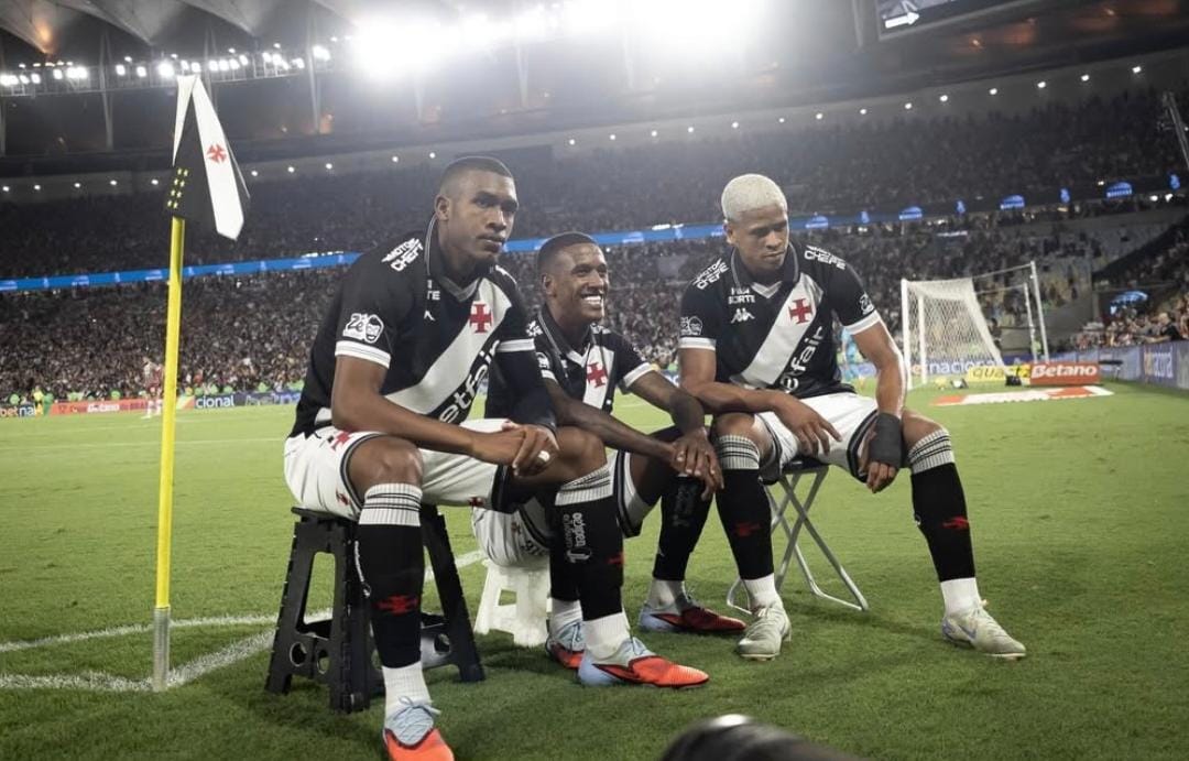 Vasco bate o Fluminense de virada e abre vantagem no 1º jogo da ...